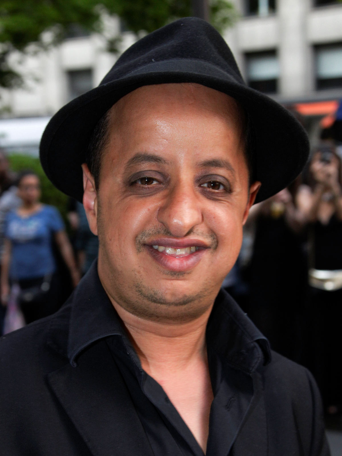 Bouder Taille - Médias Célèbres