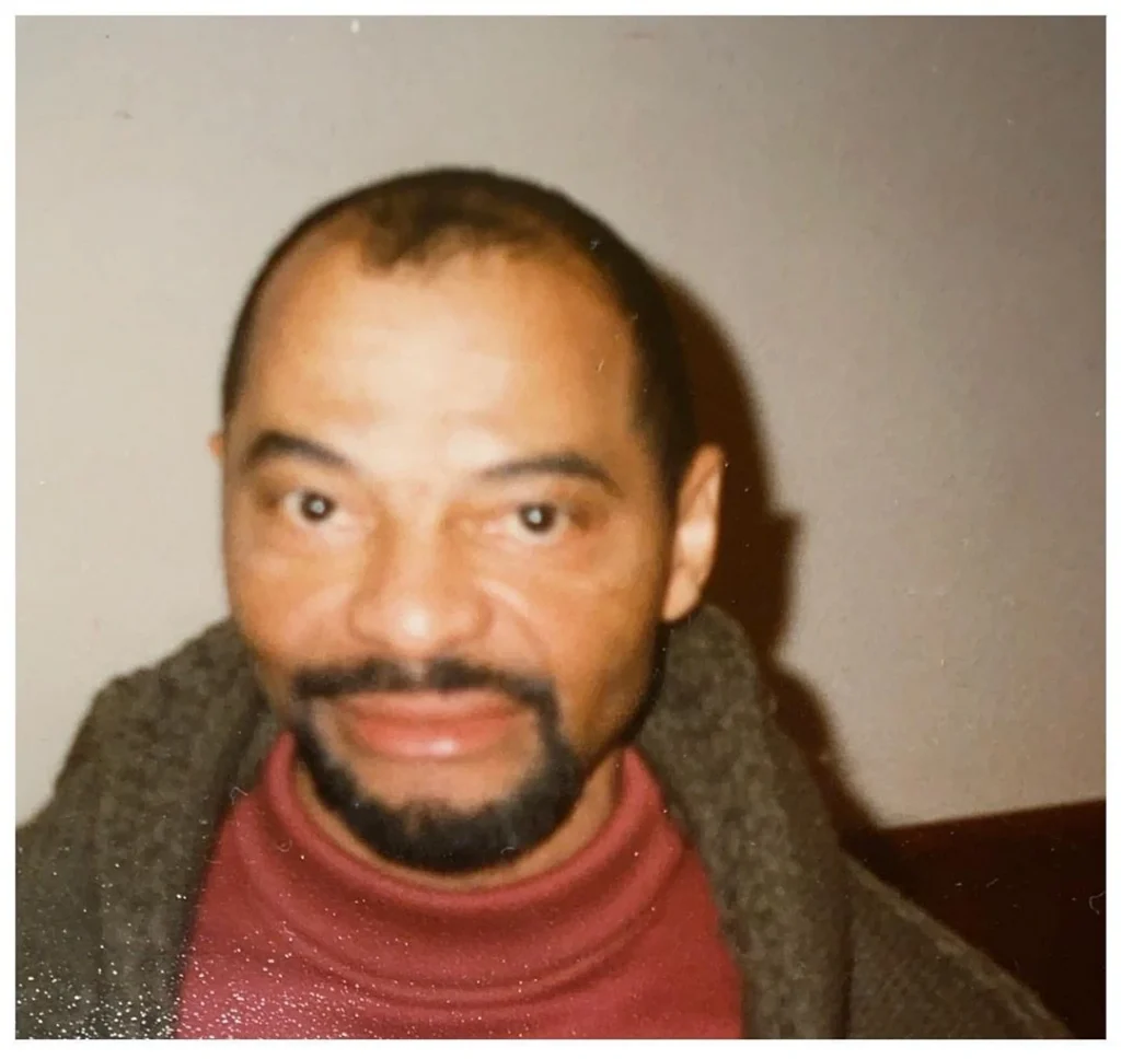 Alfred Roy Carey - Médias Célèbres