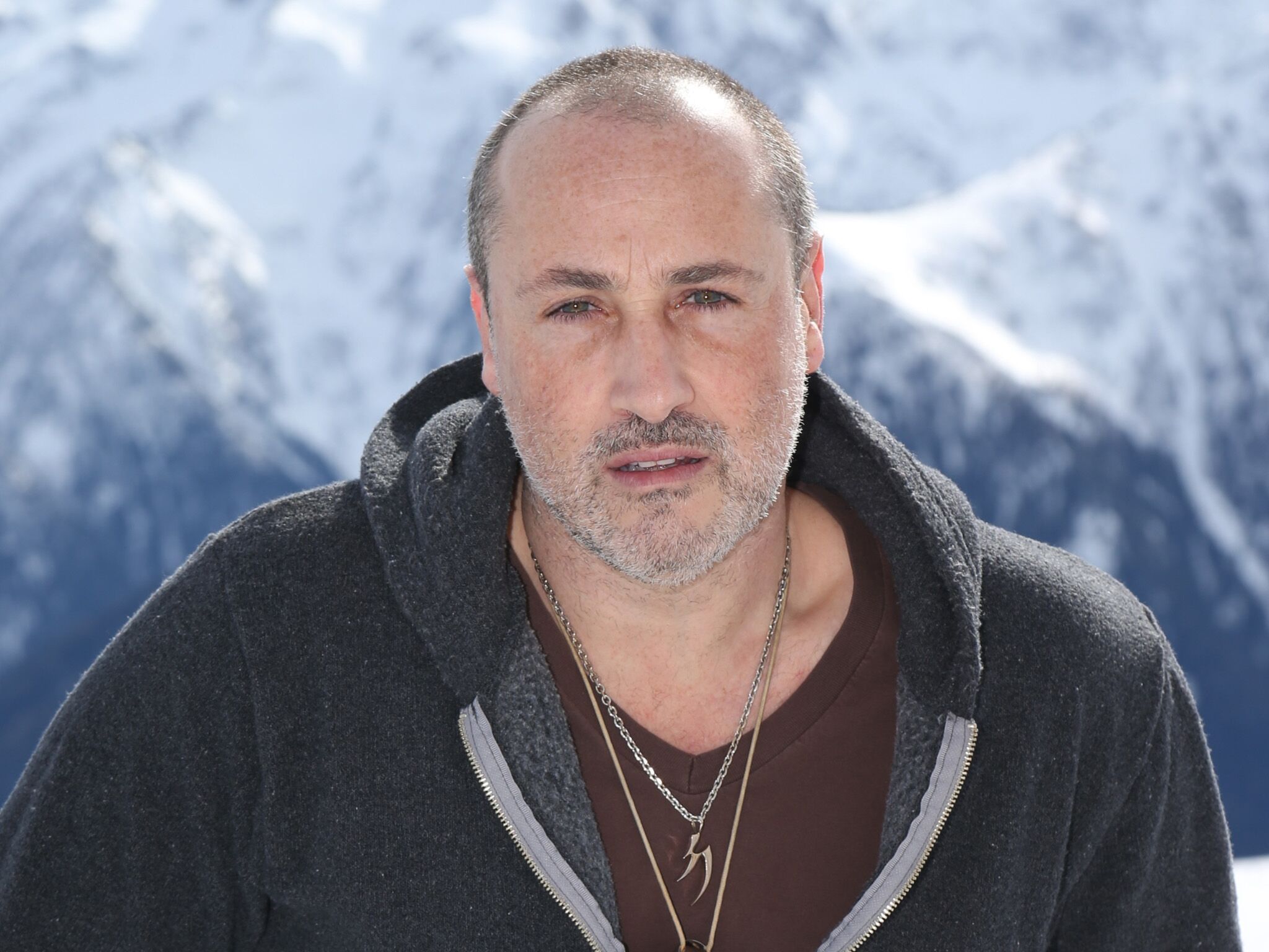 Roméo Sarfati Et Sa Compagne - Médias Célèbres